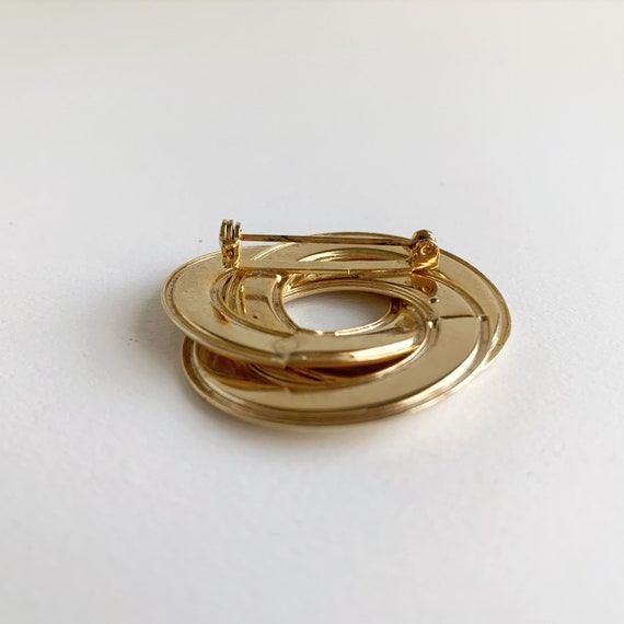 Vintage Gold & White Interlocking Circle Brooch, With… - Gem