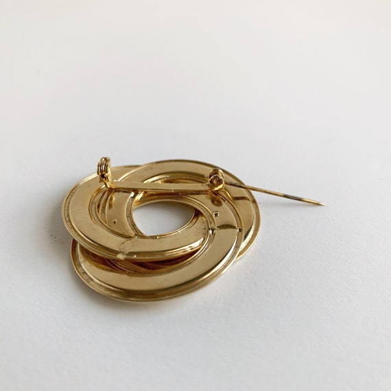 Vintage Gold & White Interlocking Circle Brooch, With… - Gem
