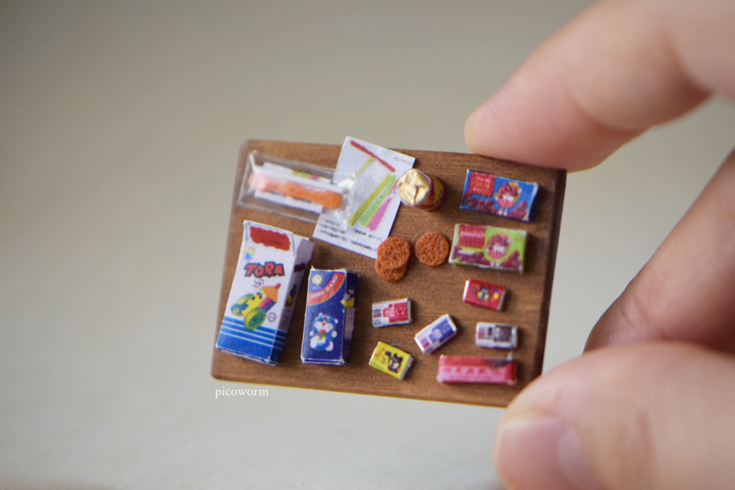 Lim Pui Wan: Miniature artist from Malaysia.