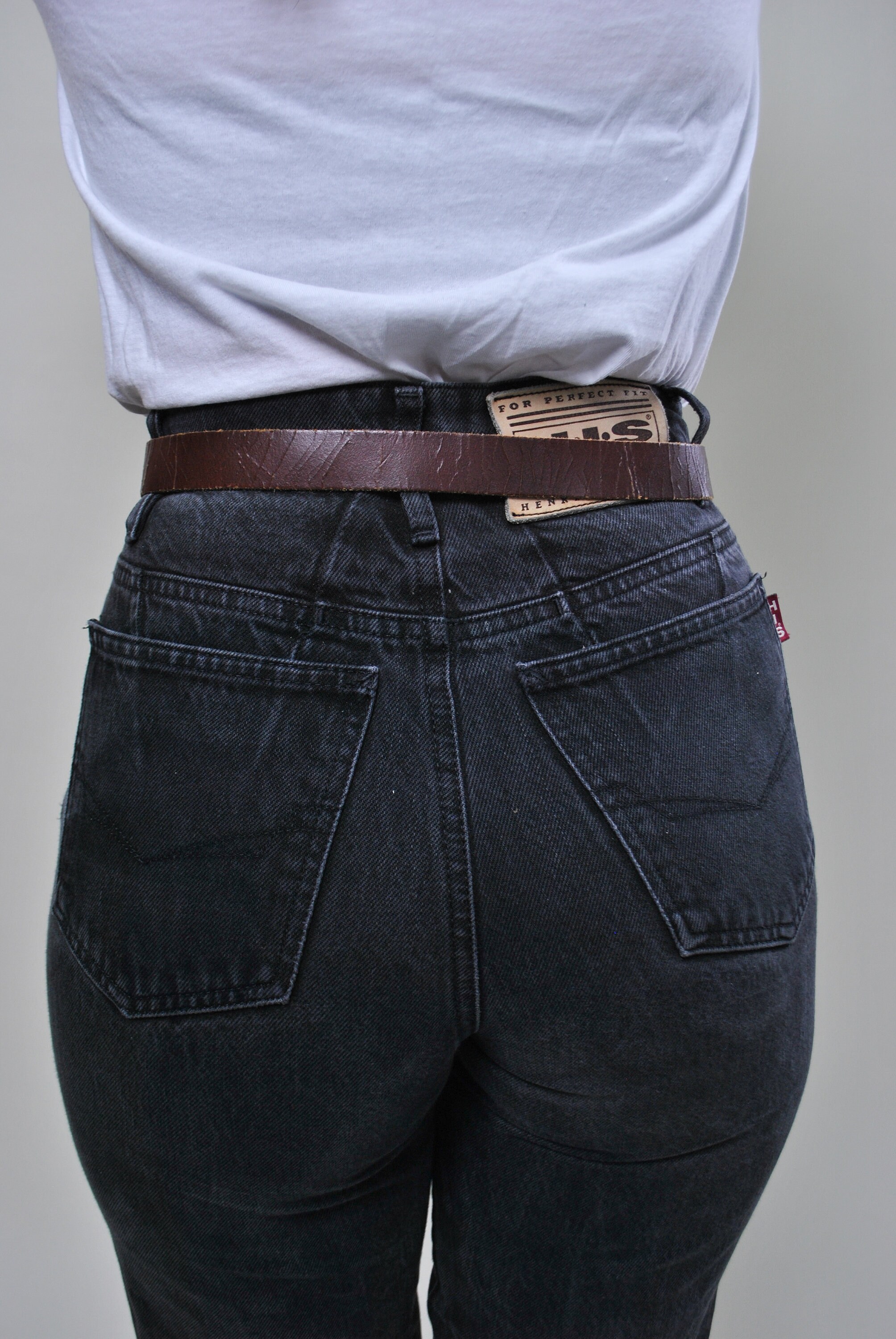 Tiny Leather Belt Gold Buckle 80s Belt MEDIUM Size Classic - Etsy