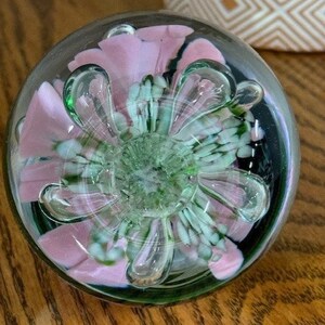 Gibson Paperweight- Handblown Gibson Art Glass Pear Shaped Paperweight ...