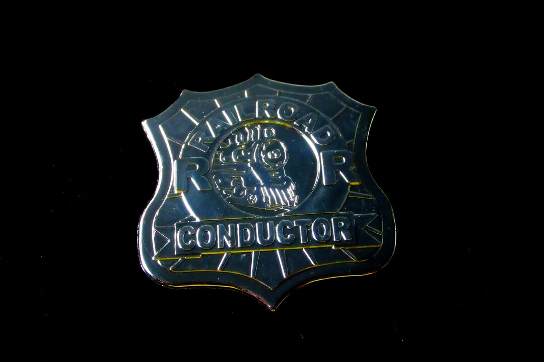 Train Badges - 4 Toy Badges - Party Favors Toys Grab Bag Loot Birthday ...