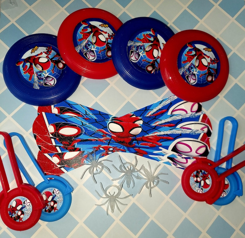 Spidey- 4 Wristbands, 4 Mini Flying Discs, 4 Spider Rings, 4 Disc ...