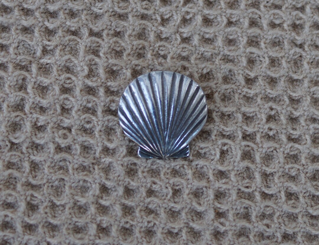 Scallop Danforth Pewter Vintage Button - Etsy