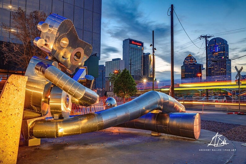 Dallas Texas Skyline Print: Traveling Man Sculpture, Deep Ellum Art - Etsy