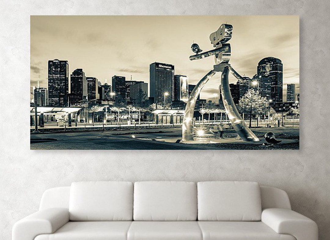 Dallas Skyline Panoramic, Walking Tall Statue, Dallas Traveling Man ...