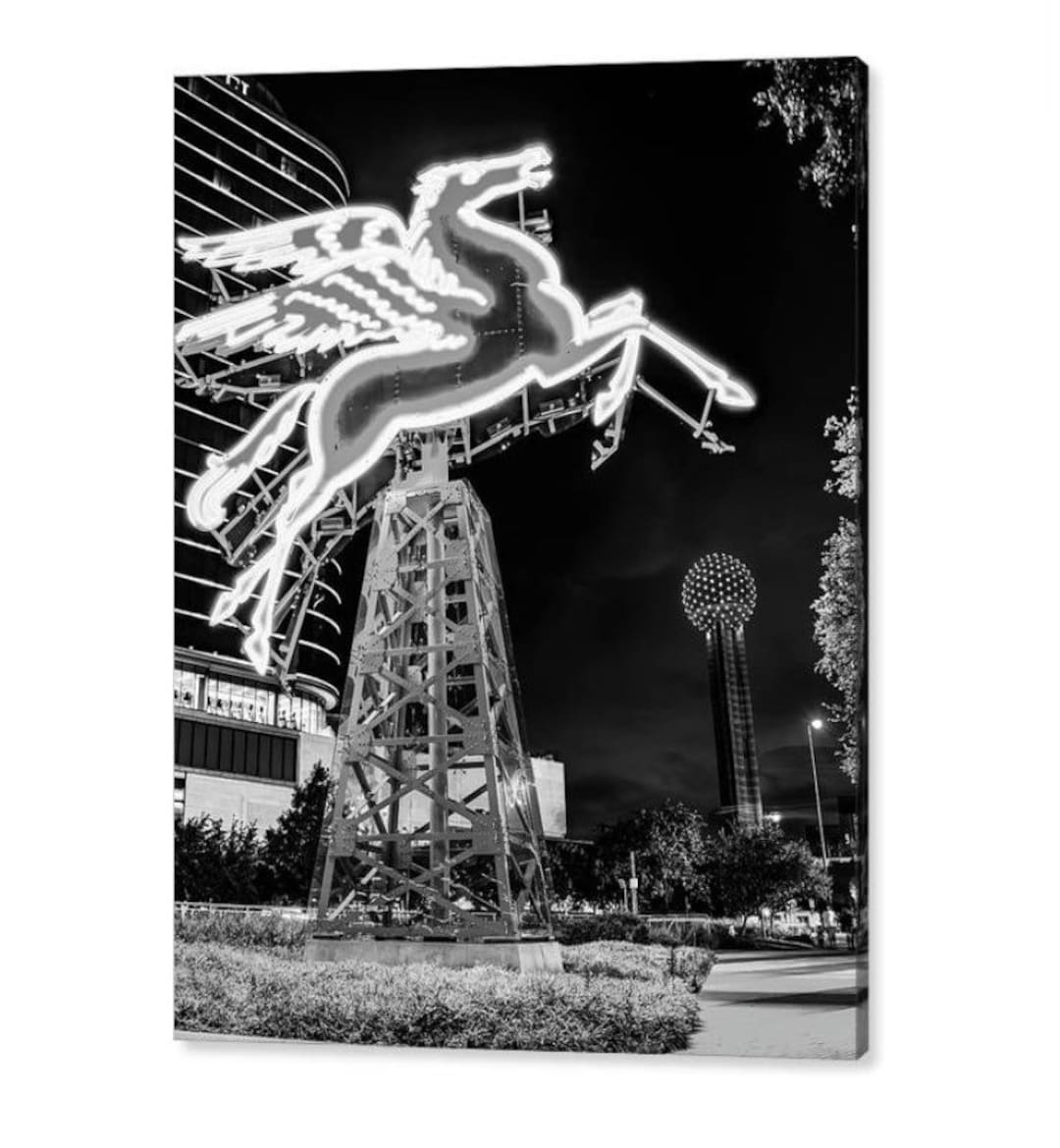Dallas Texas, Flying Pegasus, Black White Monochrome, Reunion Tower ...