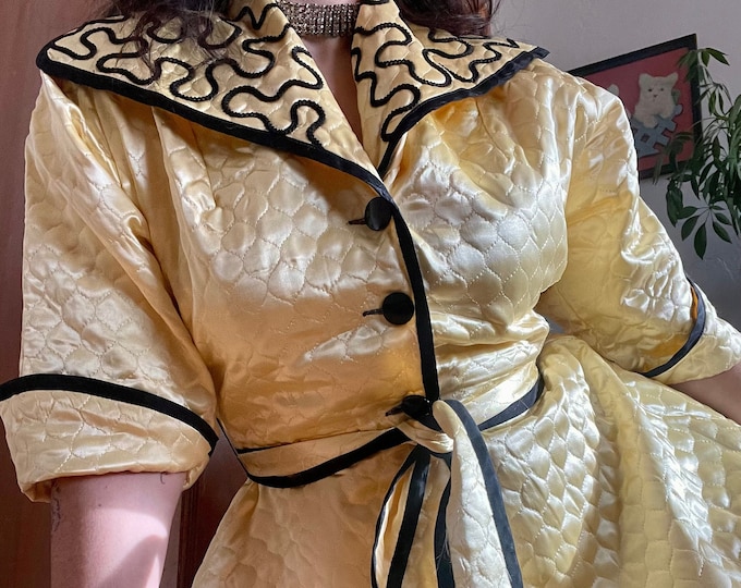 1940s Butter Yellow Satin Quilted Robe House Jacket With Black Trim ...