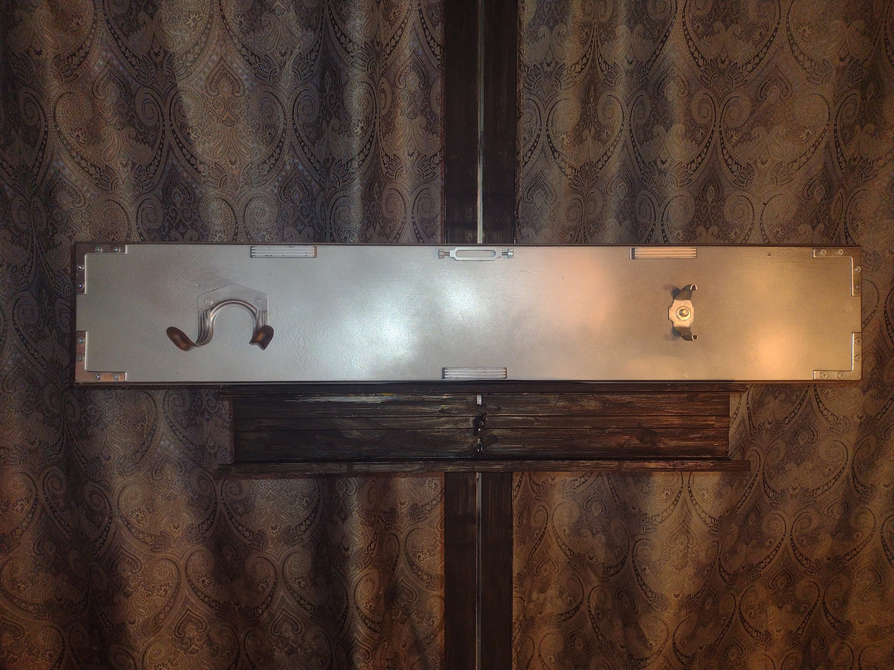 Saber Display - Etsy