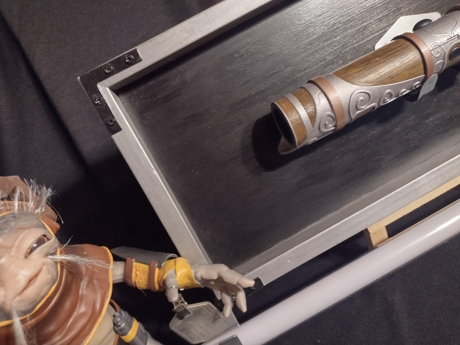 Saber Display - Etsy