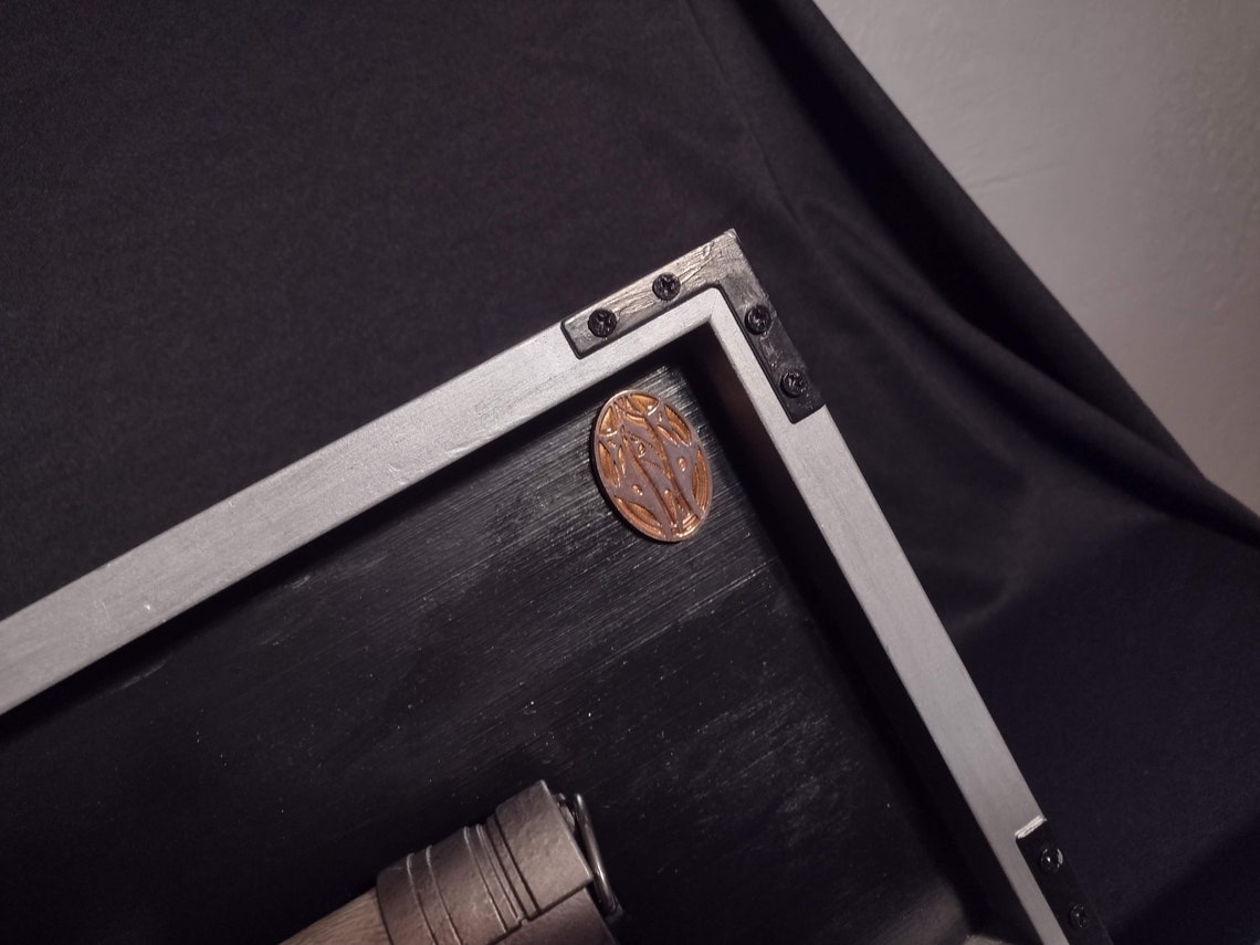 Saber Display - Etsy