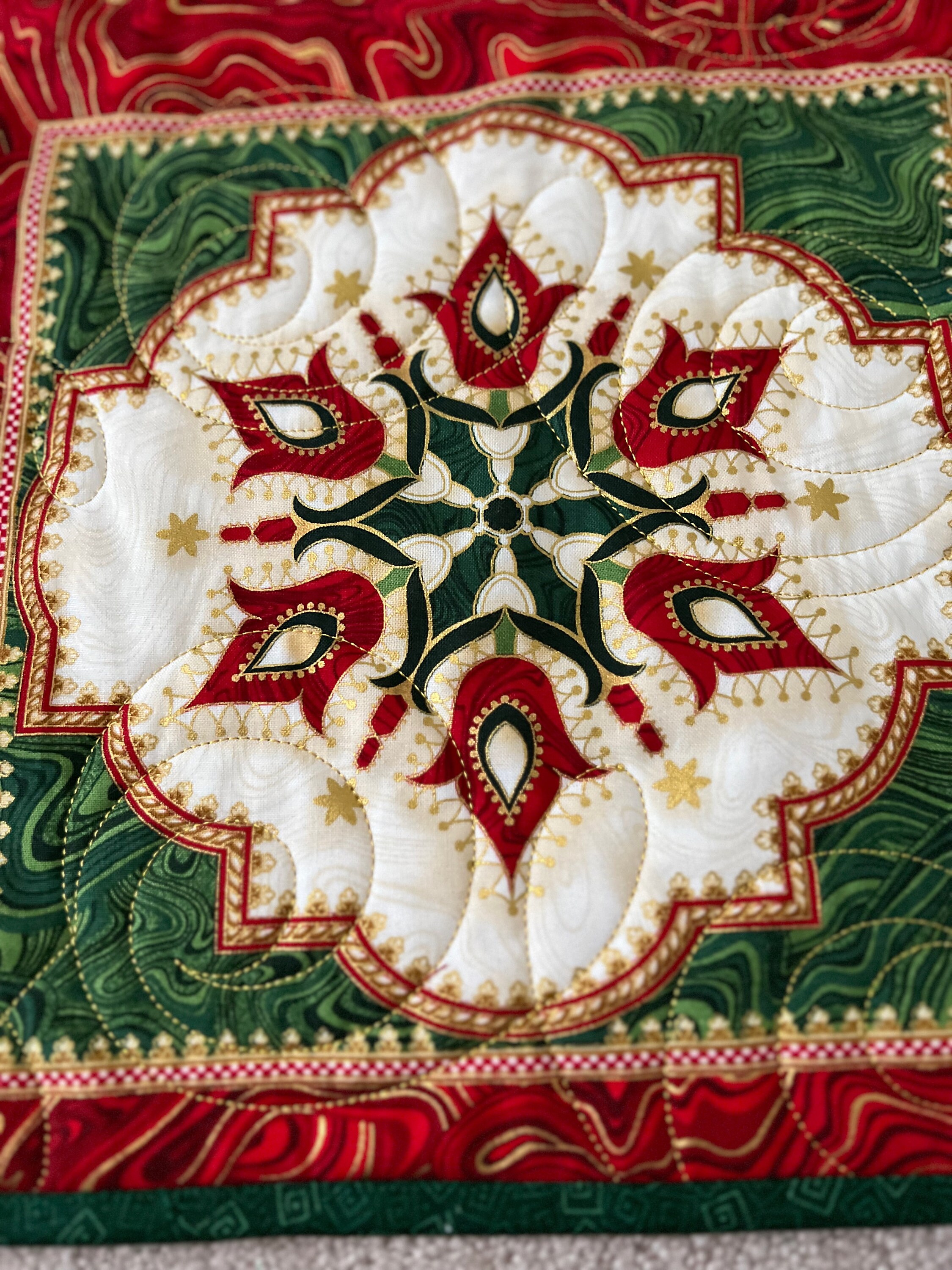 Quilted Christmas Table Topper - Etsy