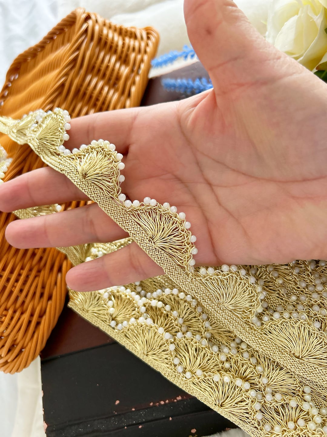 9.5 Yards Yellow Gold Latest Indian Zari White Pearl Pankhi Scallop ...