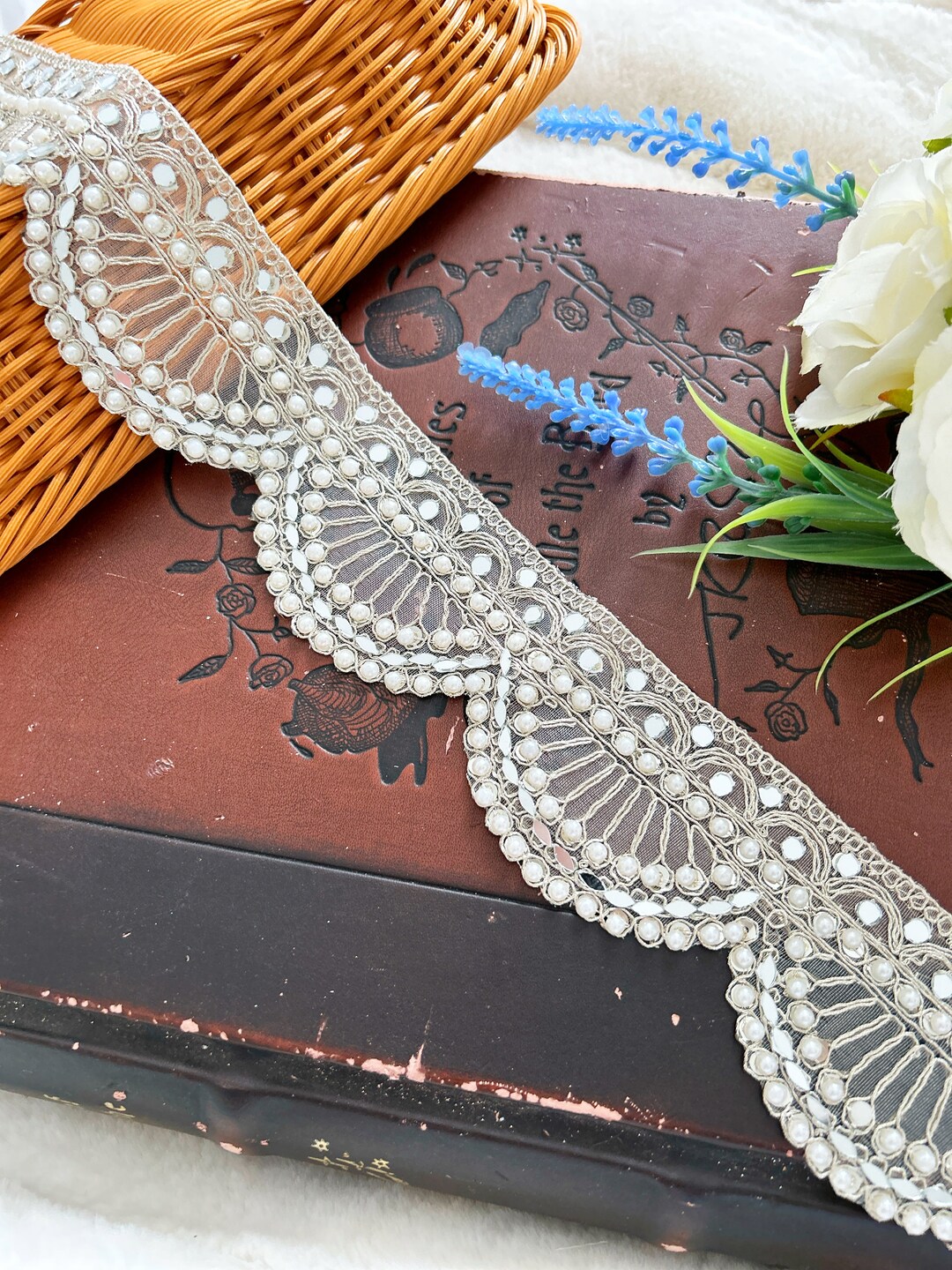 9.5 Yards Pale Gold Indian Floral Scallop Fan Zari Mirror Pearl ...