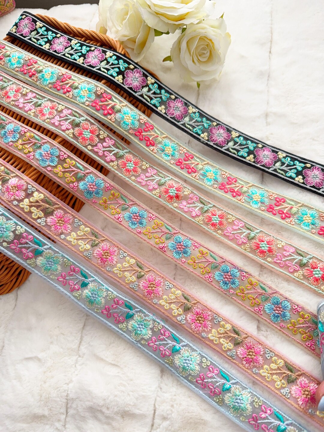 Floral Embroidered Indian Trim: Multicolour Sari Ribbon, 3cm Wide (9.5 ...