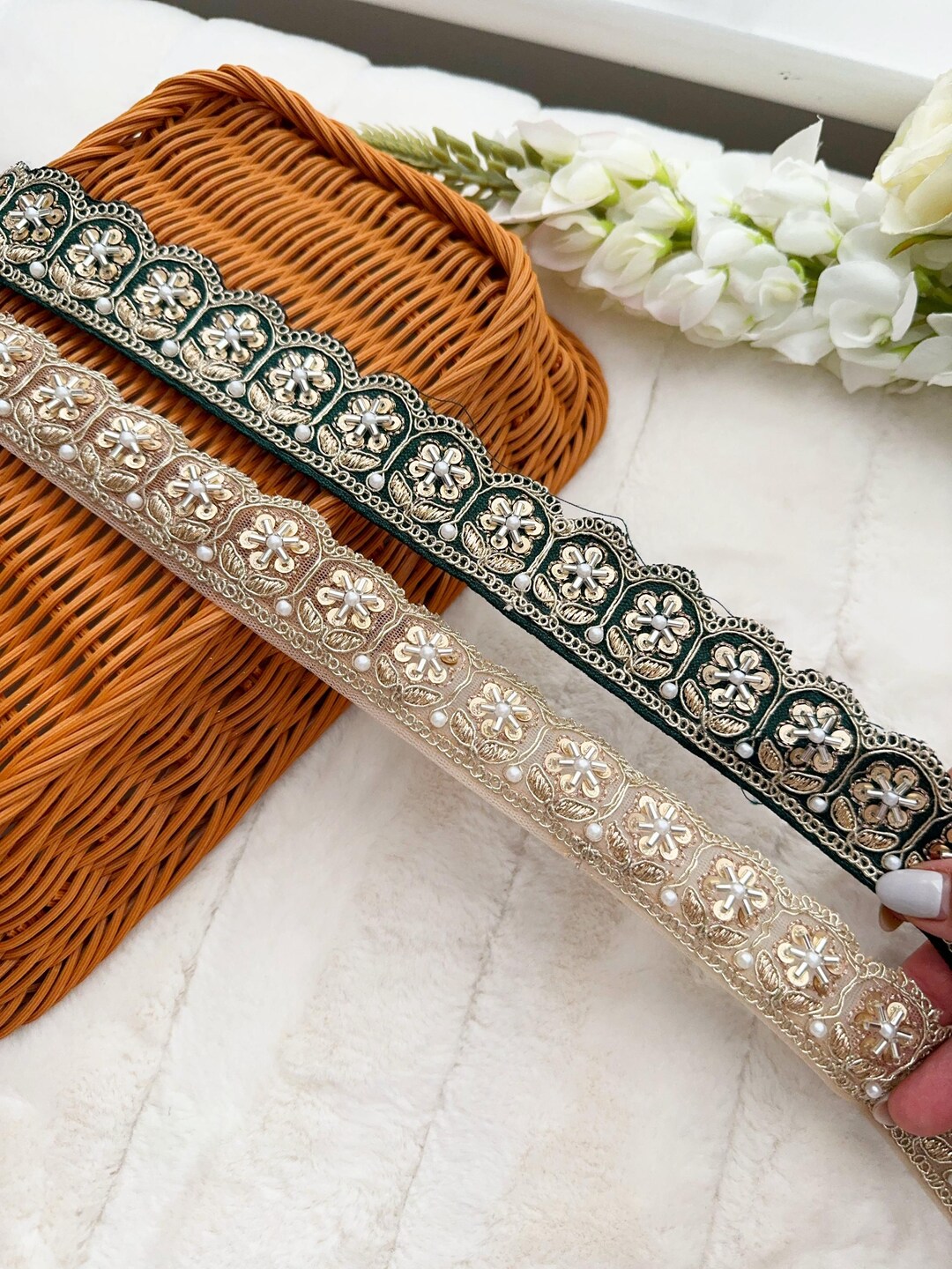 Embroidered Scallop Lace Trim: Indian Bridal Saree Border, Green & Gold ...