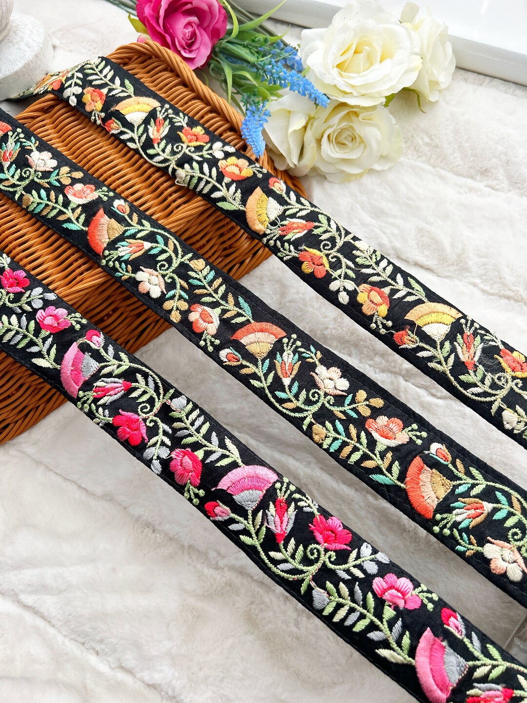 Floral Embroidered Indian Trim: Multicolour Saree Border (4.4 Cm) 1 ...