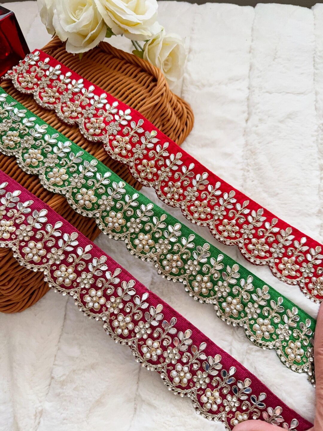 Embroidered Indian Scallop Lace Trim: Mirror & Pearl Sari Border 1 Yard ...
