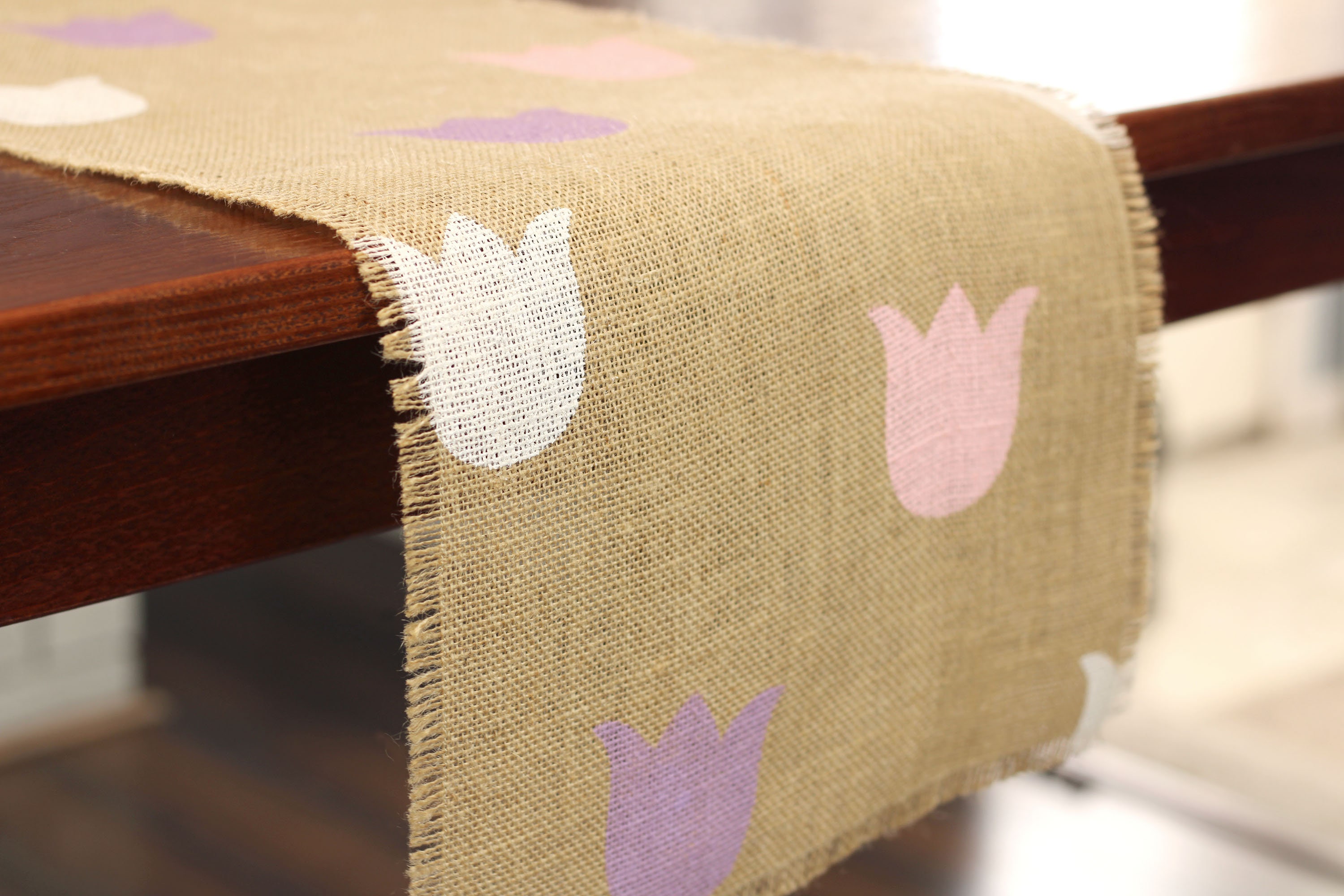 Spring Burlap Table Runner Lilac White and Pink Tulip Table - Etsy
