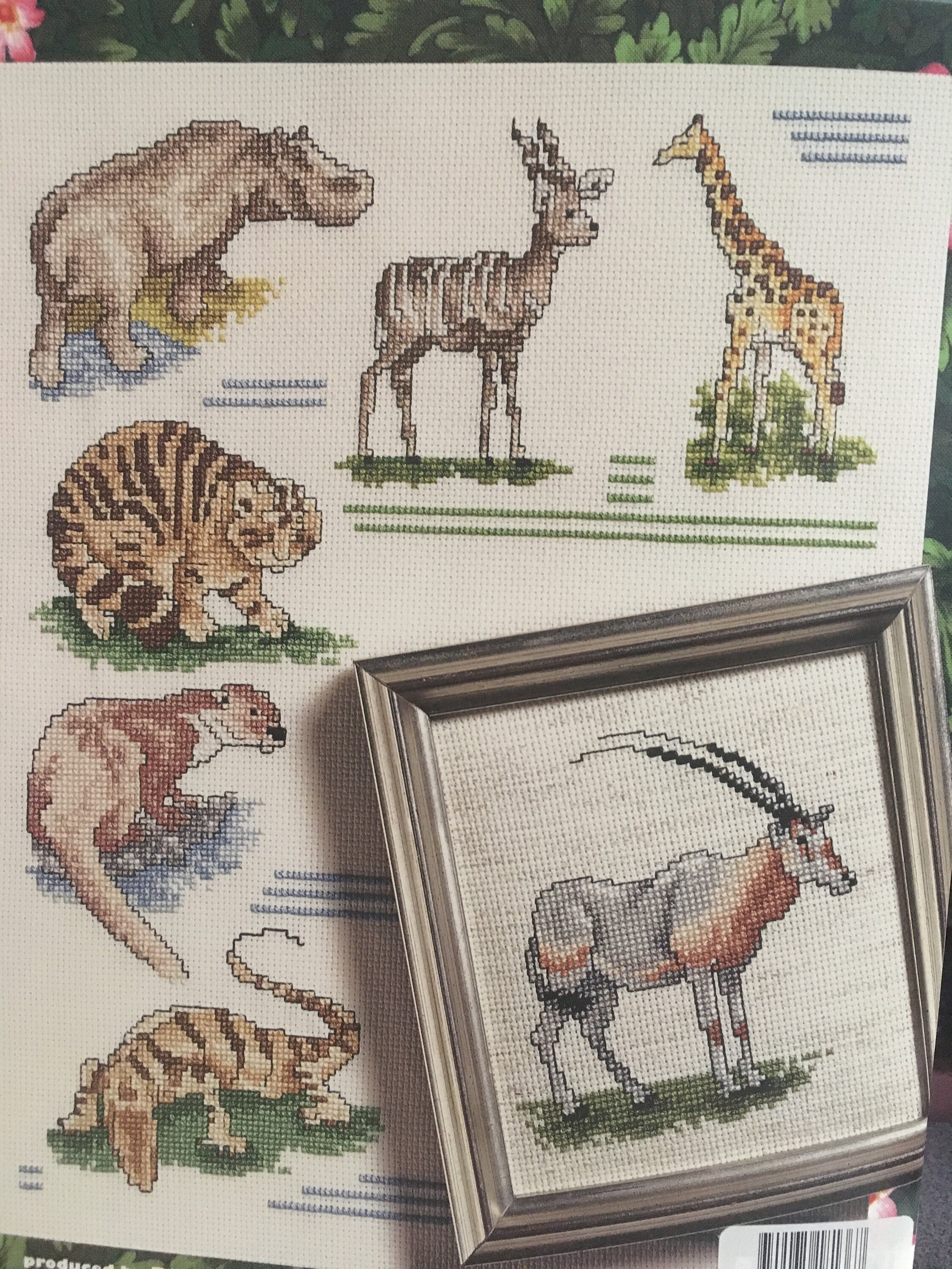 50 Wild Animals Brand New Very RARE Vintage Cross Stitch Pattern Book ...