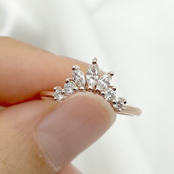 Crown Wedding Band - Etsy