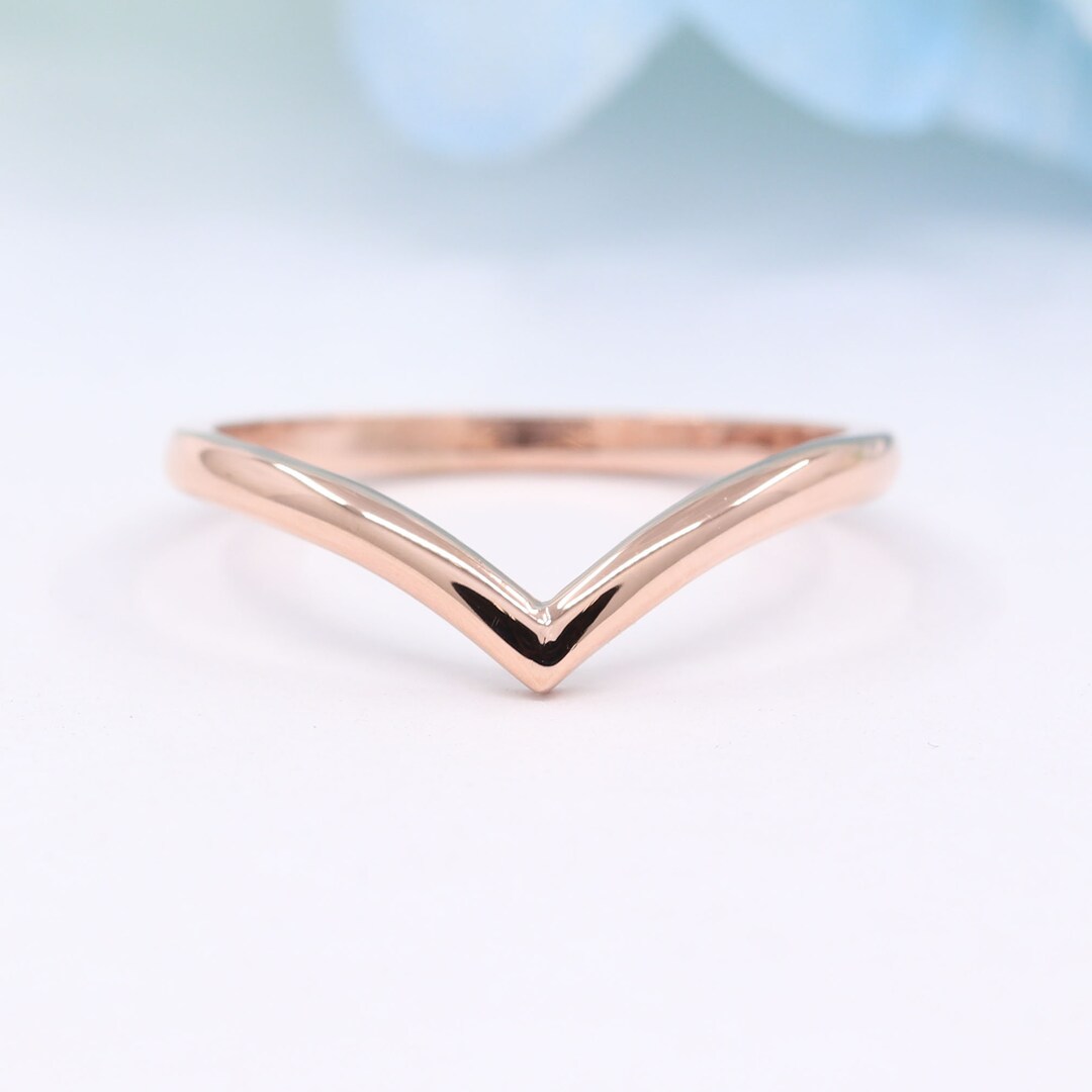 14K Gold Chevron Ring: Stackable Contour Band - Etsy