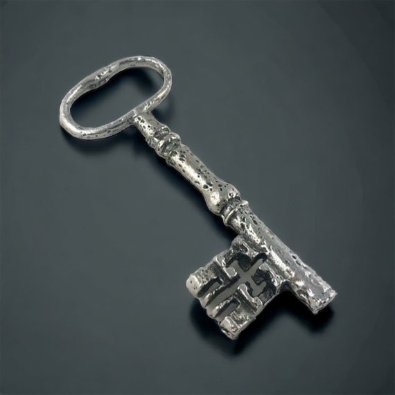 Vintage Large Skeleton Key Brooch Pin, Old Key Pin, O… - Gem