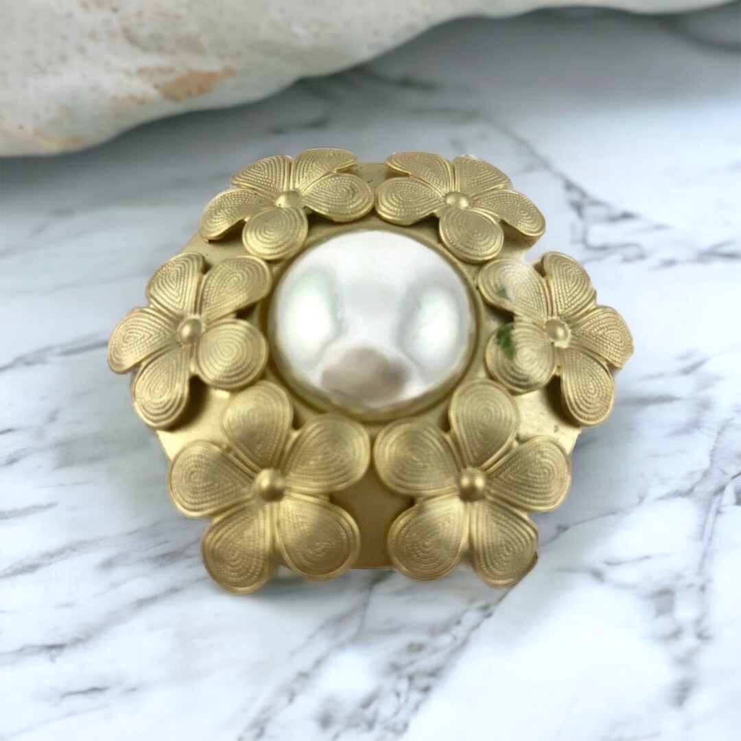 Vintage Jeri Lou Scarf Clip, Gold Tone Scarf Clip, Round Circle Scarf ...