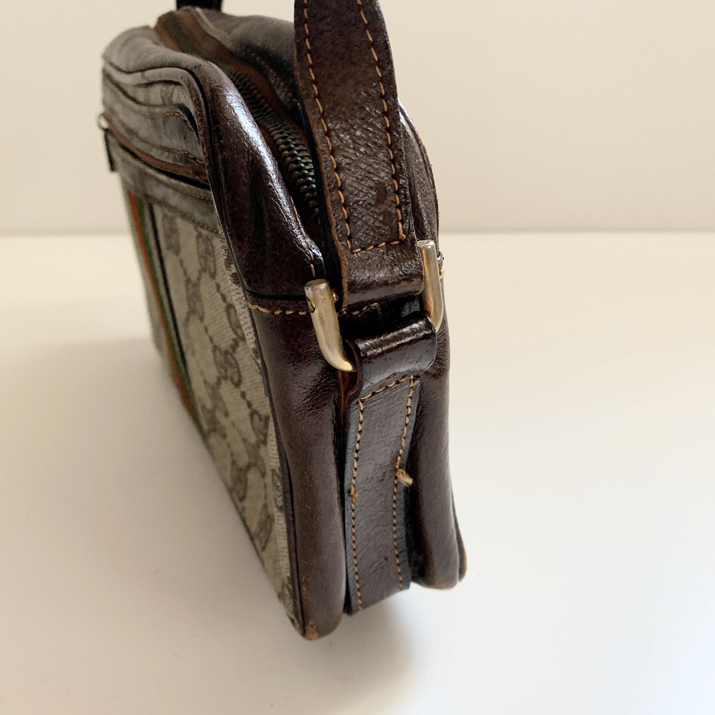 Gucci 80's Vintage Sherry Line GG Logo Signature Pattern Shoulder Bag ...
