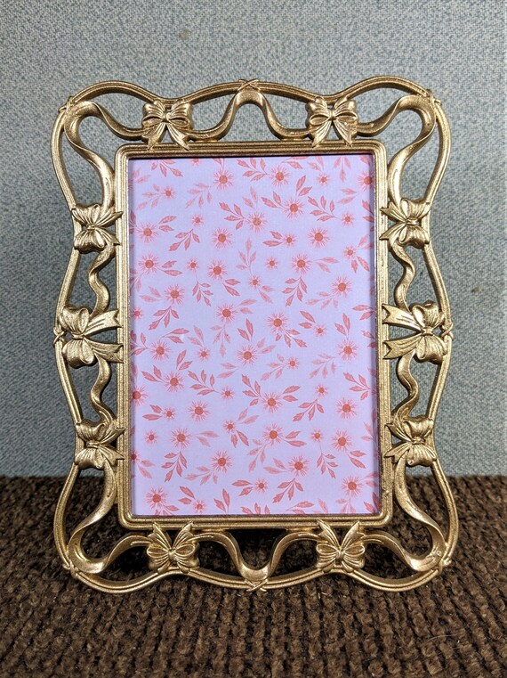 Home & Living 5in x 7in Vintage Decorative Ornate Gold Metal Frame with ...