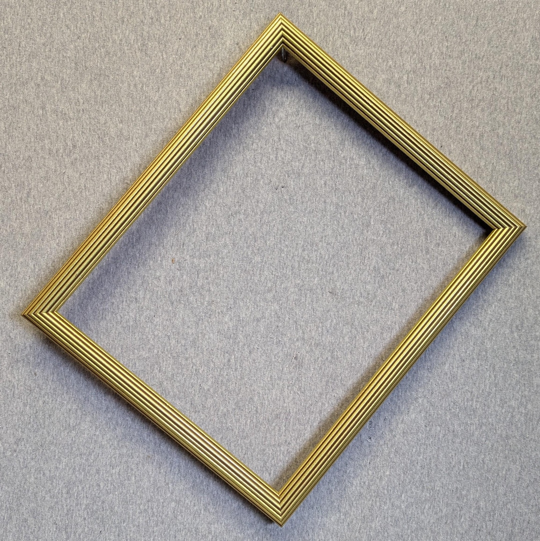9x11 Frame approximate Size Gold With Ridges With Optional Glass and ...