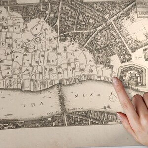 Old London Map, 1667 After the Great Fire. Londinium, Thames, and Tower ...