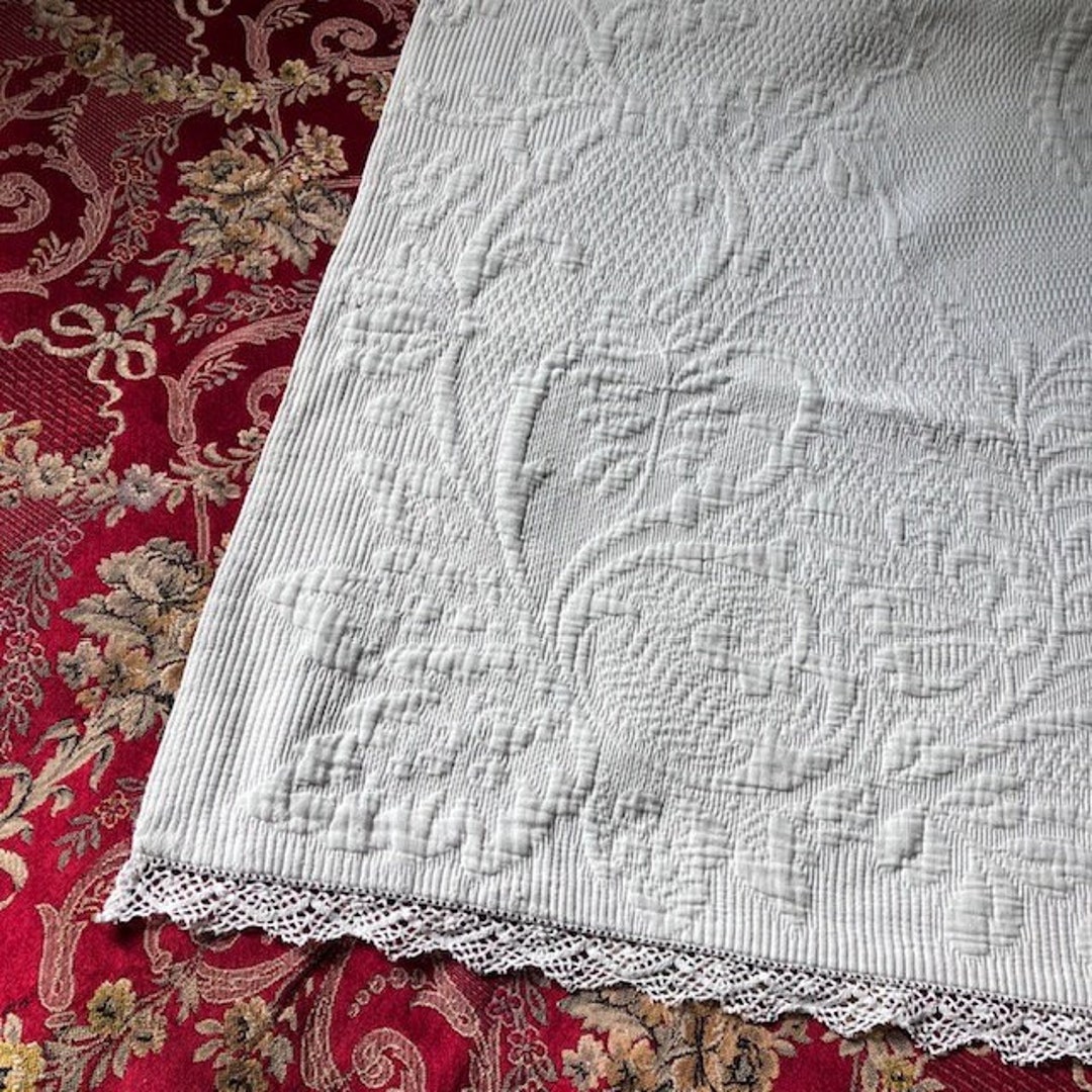 Lovely 75x54 Shabbychic Vtg French MARCELLA COVERLET Boarding School ...