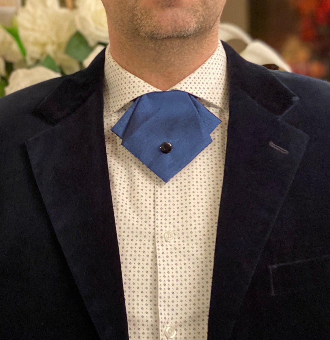 Handmade Silk Ascot: Pre-tied Wedding Groomsman Accessory - Etsy