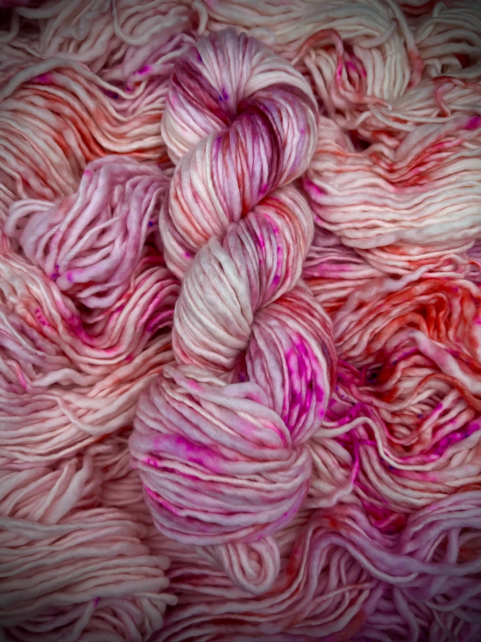 Rosebuds / Lightly Speckled Blush Yarn / Bulky Yarn / Single Ply Yarn ...
