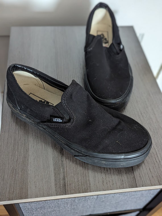 All Black Vans - Gem