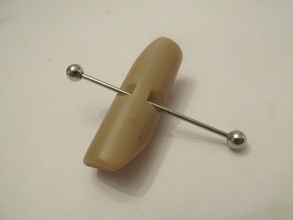 Unusual Carved Bone or Horn 1930's or 40's Hat Pin or… - Gem