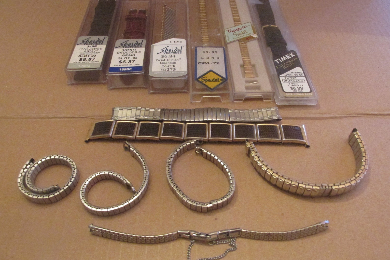 Big Lot of 17 Assorted Vintage Watchbands Mostly All New Plus a Working ...