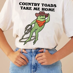 Cowboy Frog Tshirt, Funny Western Froggy Shirt, Cottagecore Froggy Tee ...