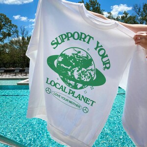 Retro Planet Sweatshirt, Save the Planet Aesthetic Sweatshirt ...