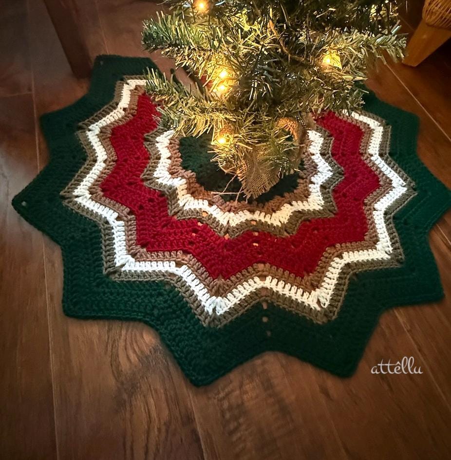 Crochet Christmas Tree Skirt: Vintage Ripple Design, Holiday Home Decor ...