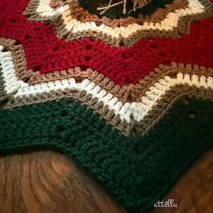 Crochet Christmas Tree Skirt: Vintage Ripple Design, Holiday Home Decor ...