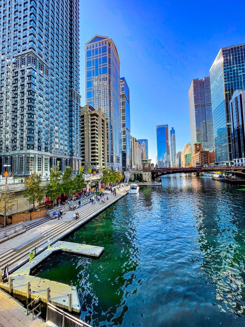 Chicago Riverwalk Photo, Chicago River Picture, Chicago Architecture ...