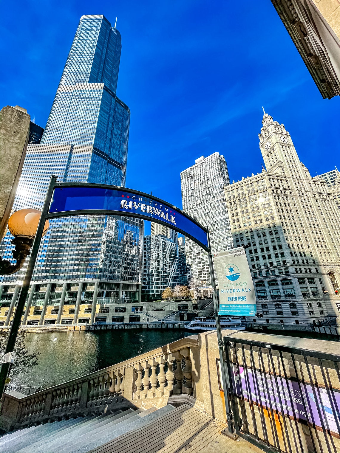 Chicago Riverwalk Photo, Chicago River Picture, Chicago Architecture ...