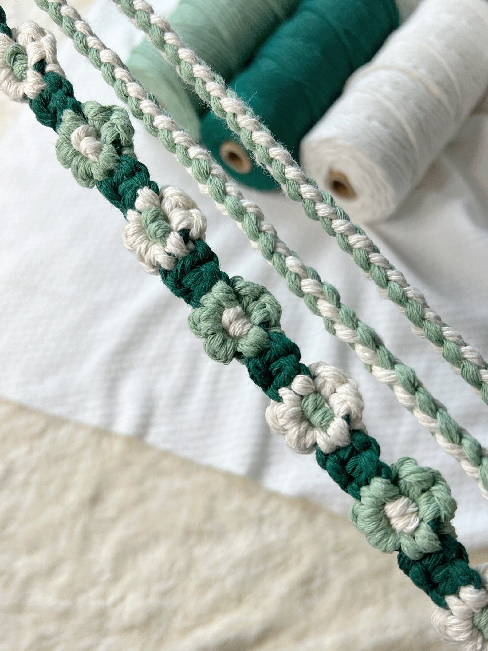 Colorful Macrame Flower Mobile Phone Chain, Hands-free Phone ...