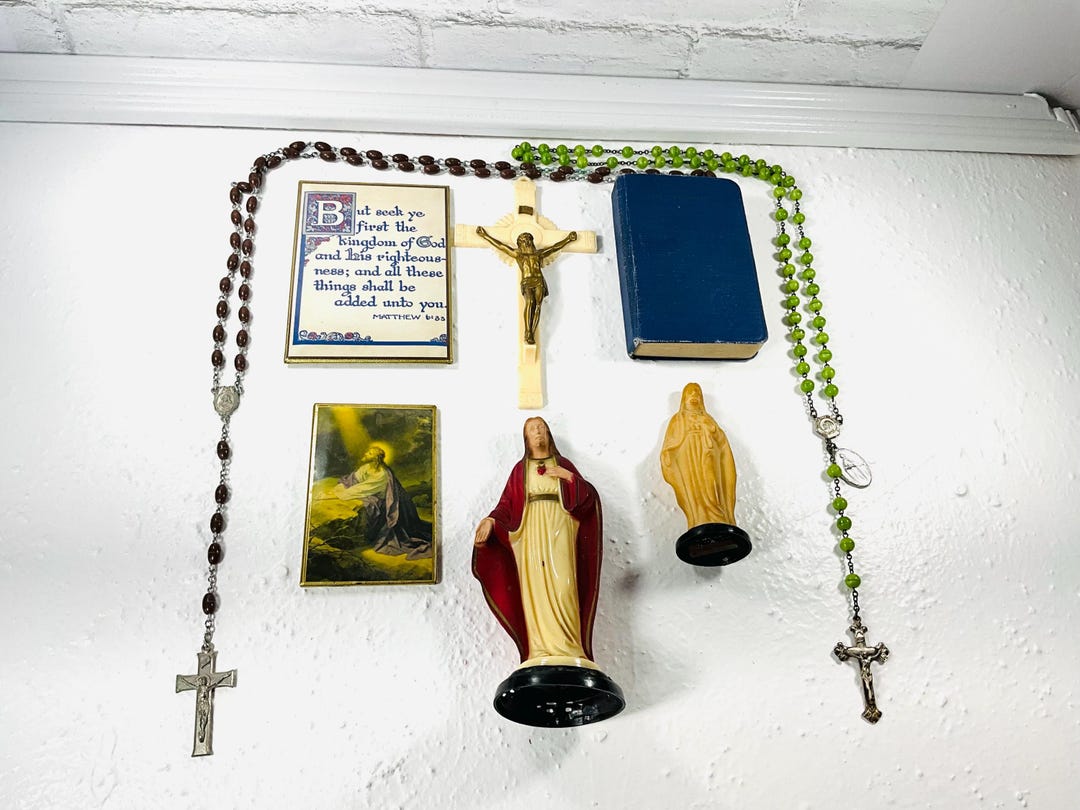 Vintage Small Religious Collection / Jesus Christ Statues, Rosaries ...