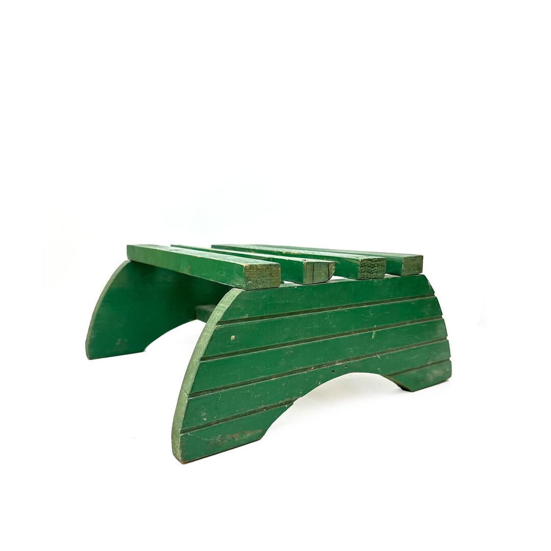 Vintage Primitive Folk Art Painted Step Stool Green Distressed Wear ...