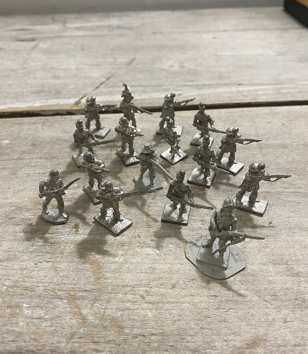 16 Zulu War Lead Figures - Vintage Miniature Lead Warriors - Unpainted ...
