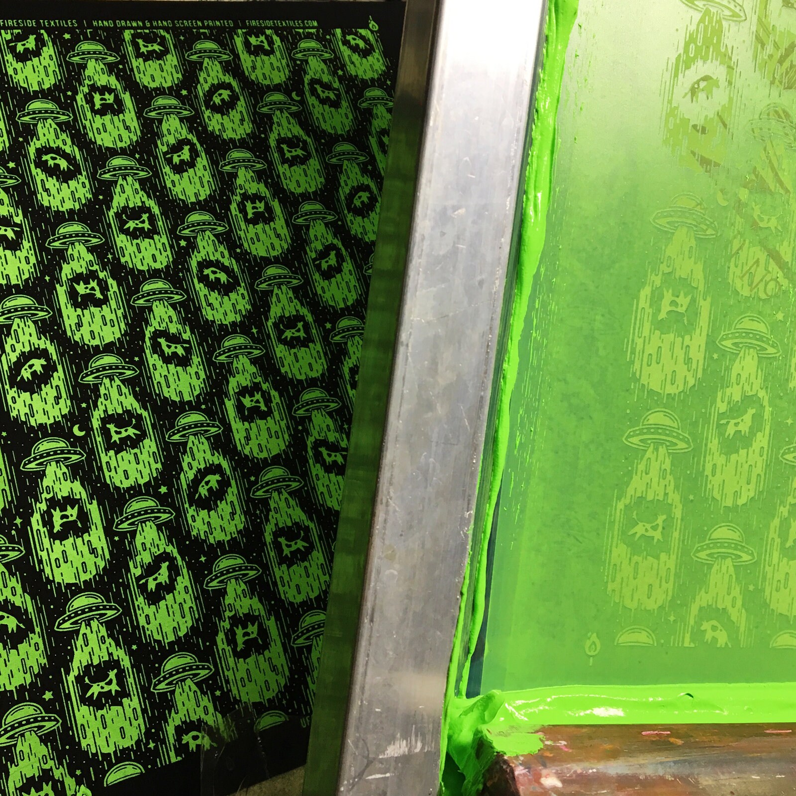 Alien UFO Space Ship Cotton Fabric Print Hand Screen Printed - Etsy