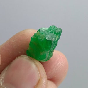Natural Top Quality Beautiful 4.2 Grams Double Terminated Emerald ...